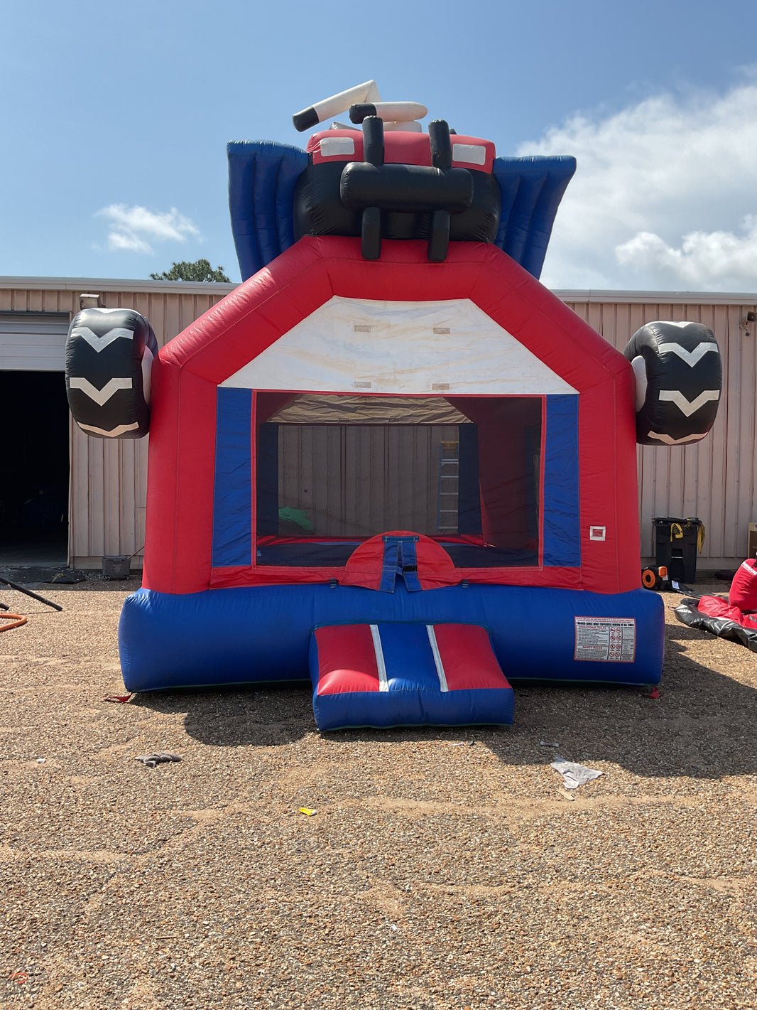 Certified Used Inflatables – Space Walk Inflatables